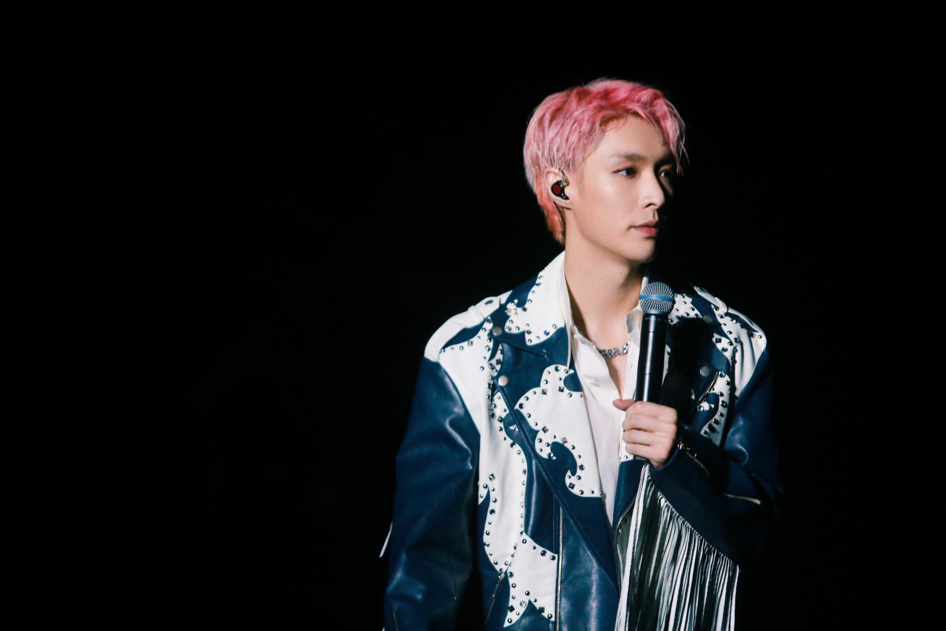 Lay Zhang ดีใจแฟนคลับต้อนรับอบอุ่น เยือนไทยในรอบ 3 ปี จัดเต็มโชว์ ...