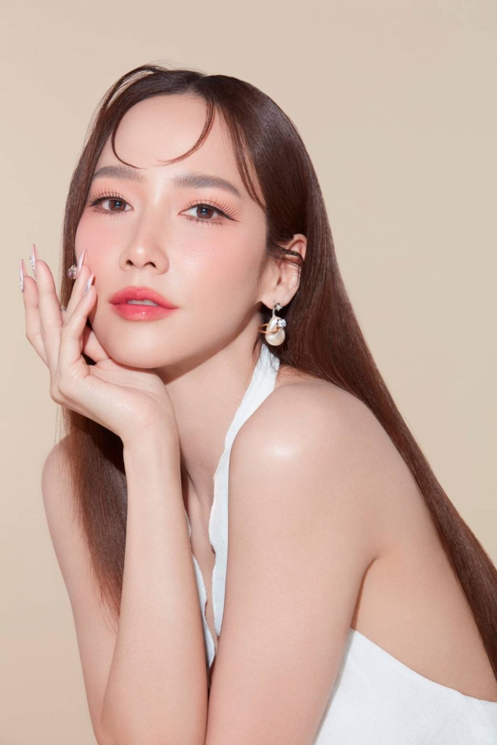 สุดปัง! เปิดตัว LONARK Le Blanc Radiance Serum เลือก “อั้ม พัชราภา ...